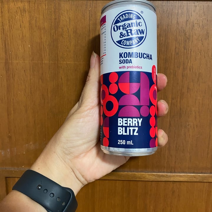 Organic & Raw Kombucha Soda Berry Blitz Review | abillion