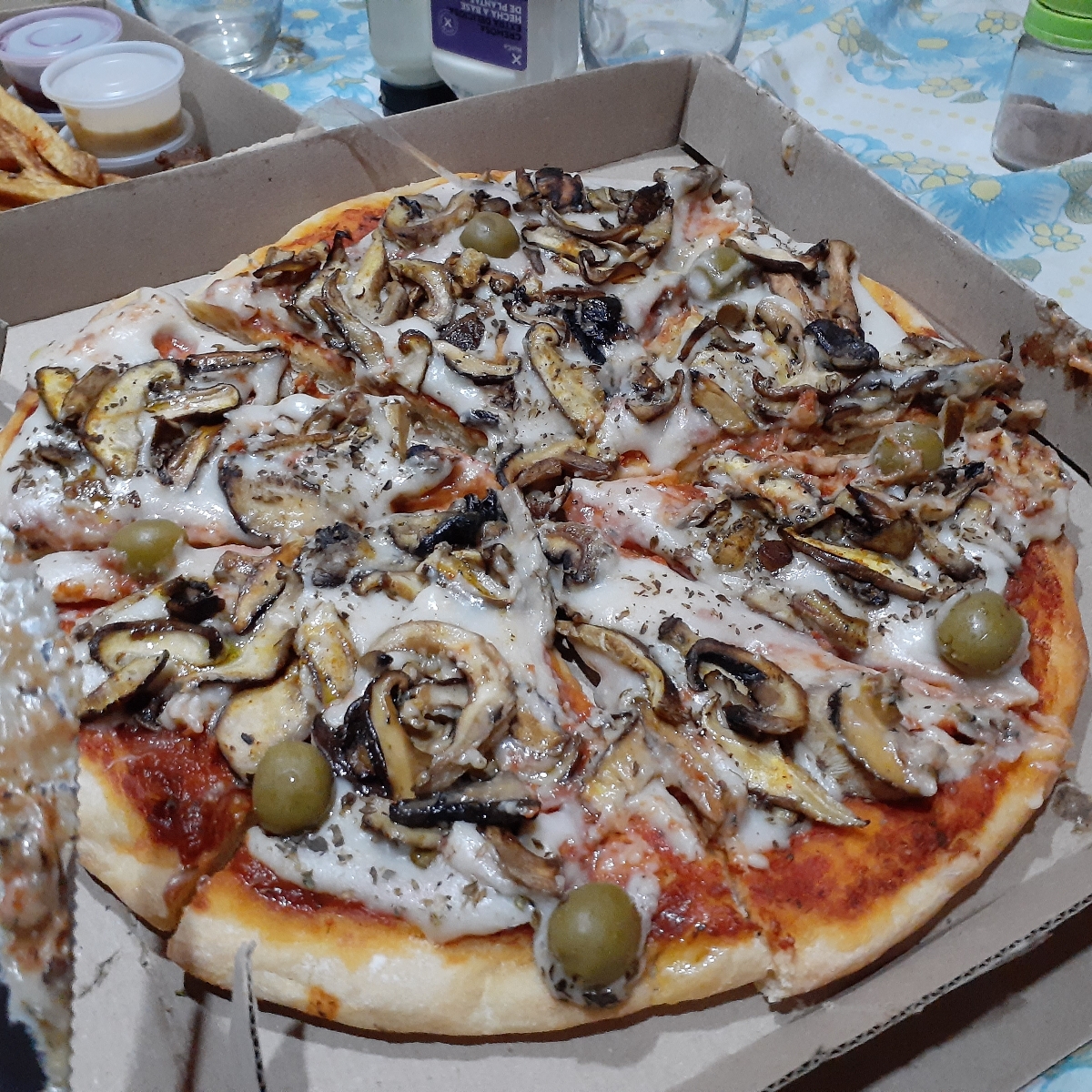 Pizza de hongos at SHIPIBO Bistro Amazonico, Buenos Aires - Vegan Dish ...