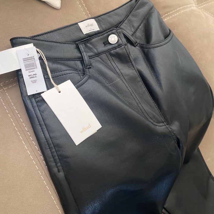 Aritzia Reviews | abillion