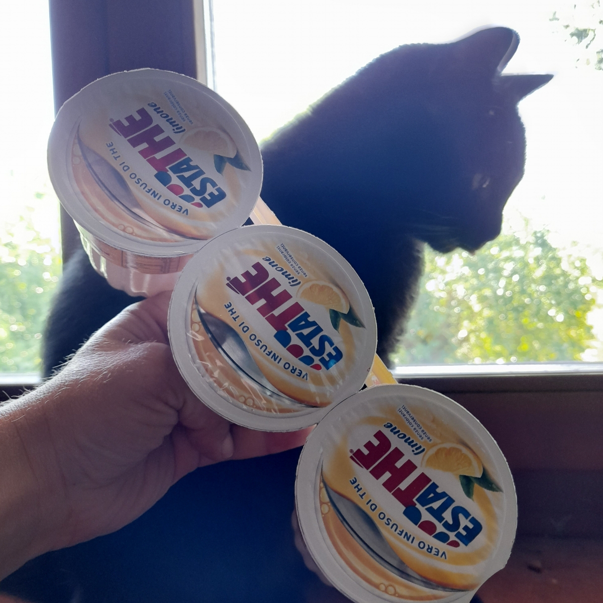 Estathe limone from Ferrero Rocher - Vegan Product Reviews & Ratings ...