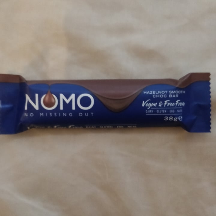 NOMO Hazelnot Smooth Choc Bar Review | abillion