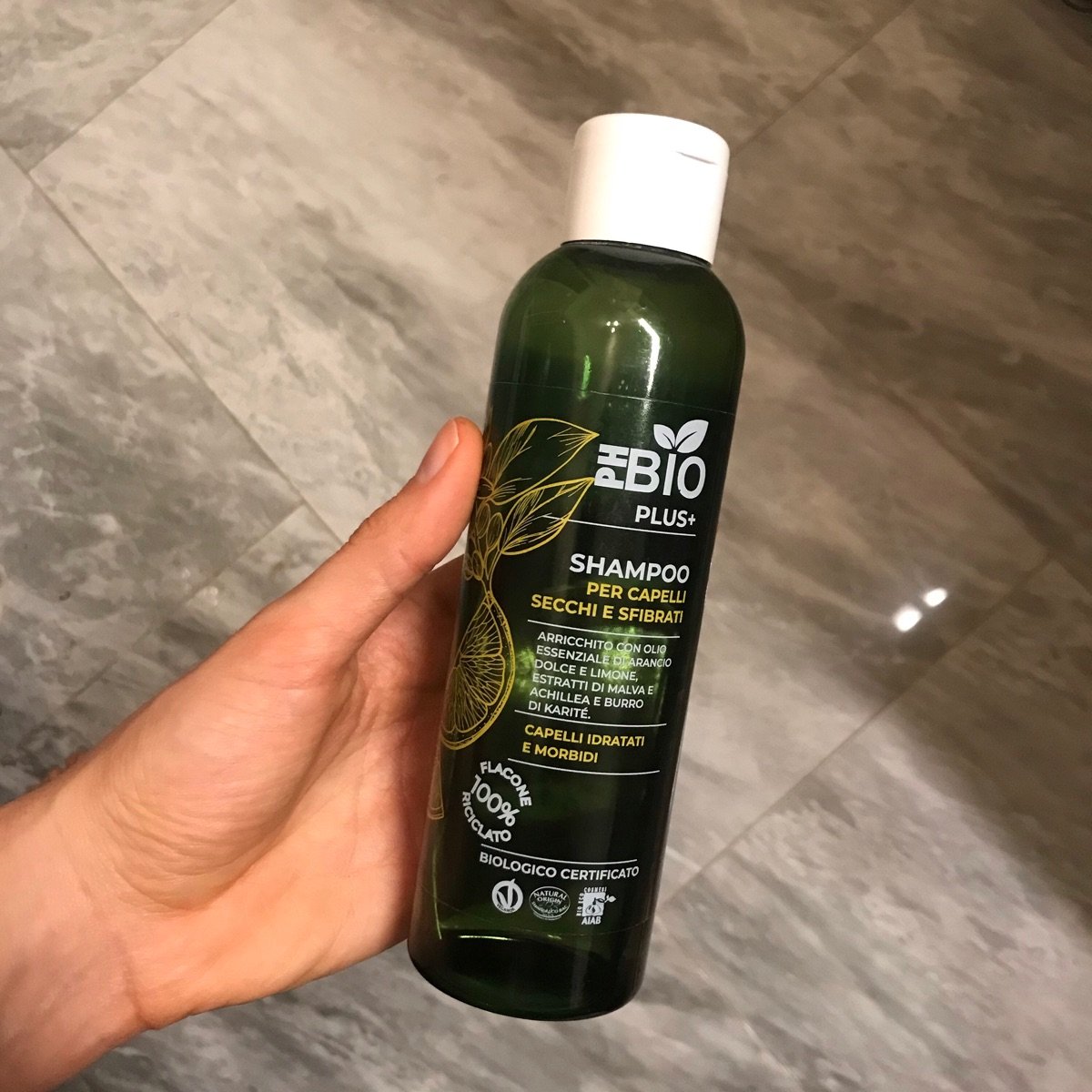 Shampoo per capelli secchi e sfibrati from Phbio - Vegan Product ...