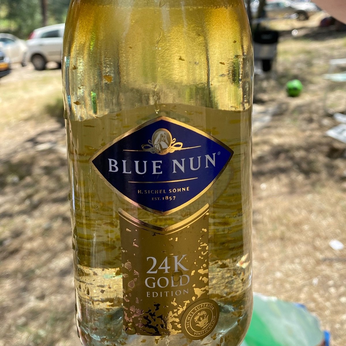 Blue Nun 24K Gold Edition from H. Sichel Söhne - Vegan Product Reviews ...