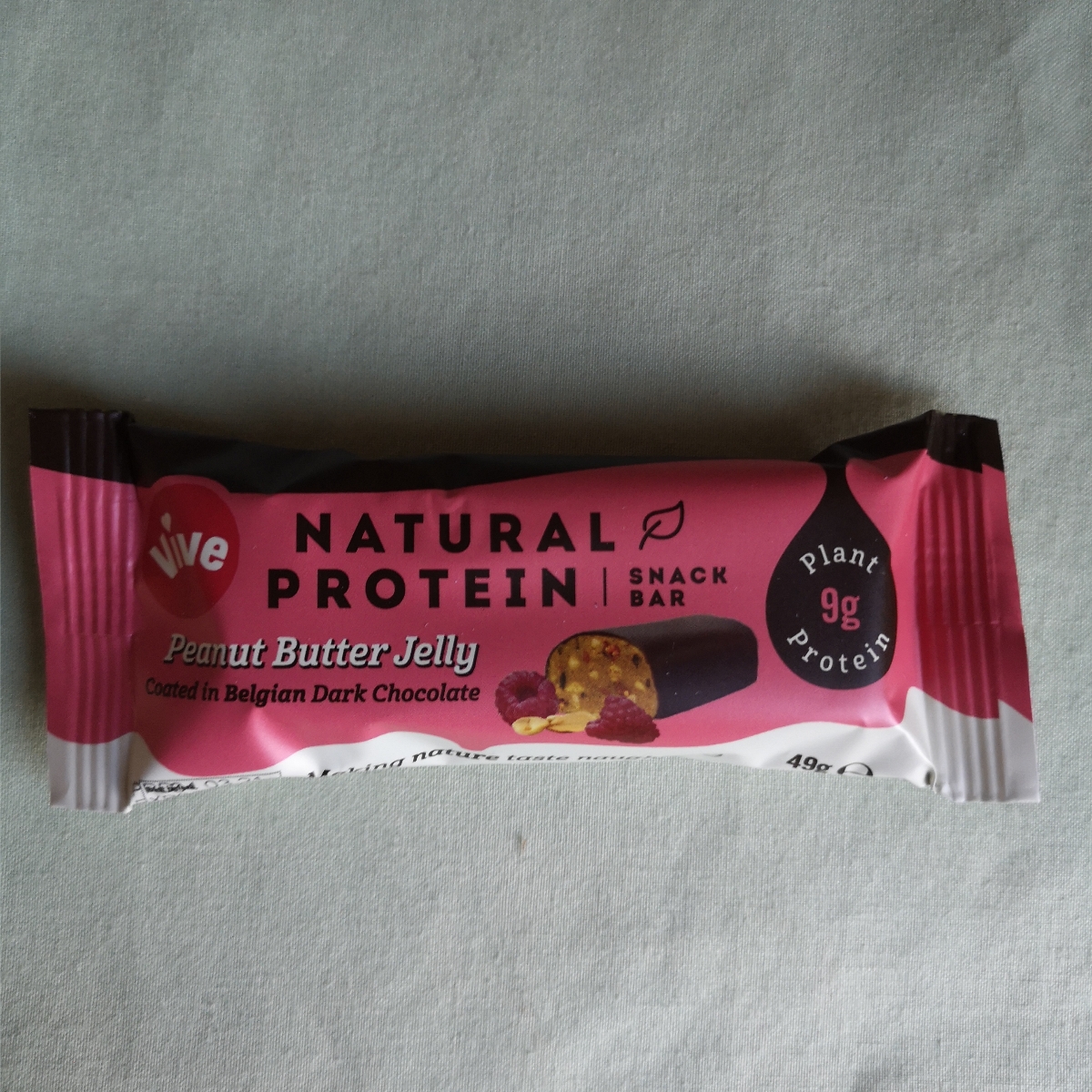 Peanut Butter Jelly Natural Protein Bar at Vive - Review by @juliakrz ...