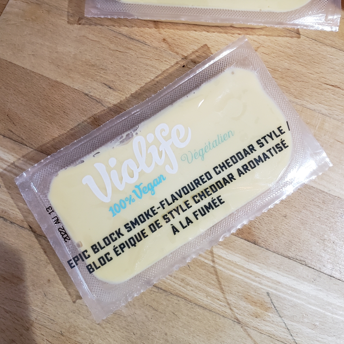 Epic Block Smoke-Flavoured Cheddar Style from Violife - Vegan Product ...