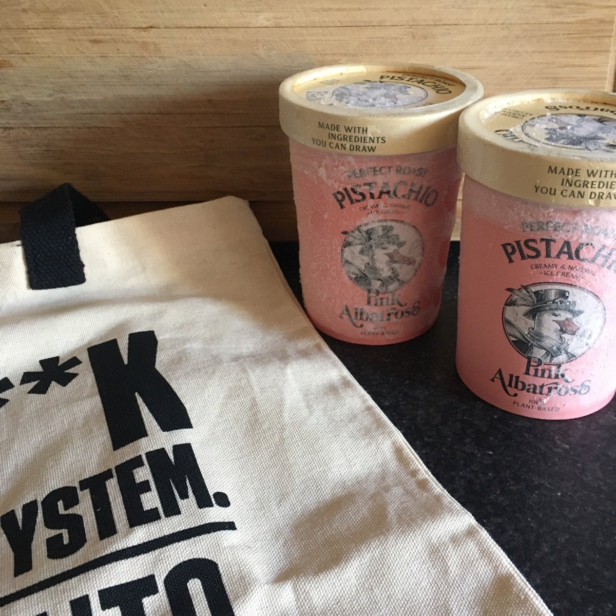 Helado de pistacho from Pink Albatross - Vegan Product Reviews ...
