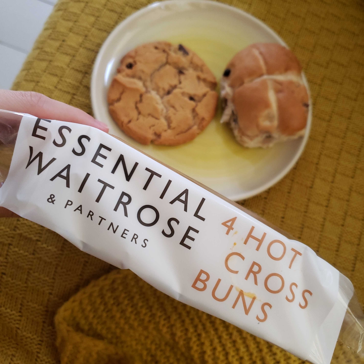 4 hot cross buns from Waitrose - Vegan Product Reviews & Ratings | abillion