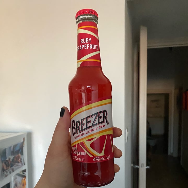 Bacardi breezer Ruby Grapefruit Review | abillion