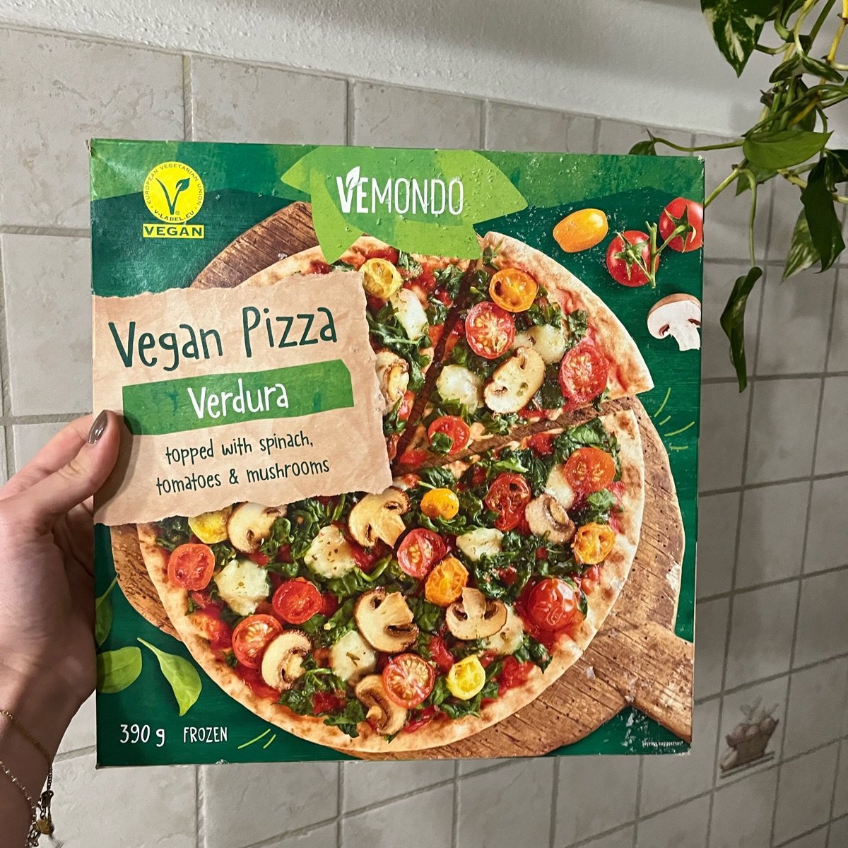 Vemondo Vegan Pizza Verdura with Spinach, Tomatoes & Mushrooms Reviews ...