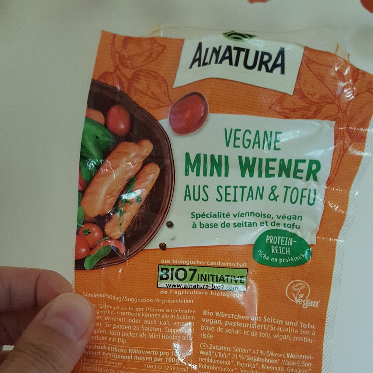 Vegane Mini Wiener aus Seitan & Tofu from Alnatura - Vegan Product ...