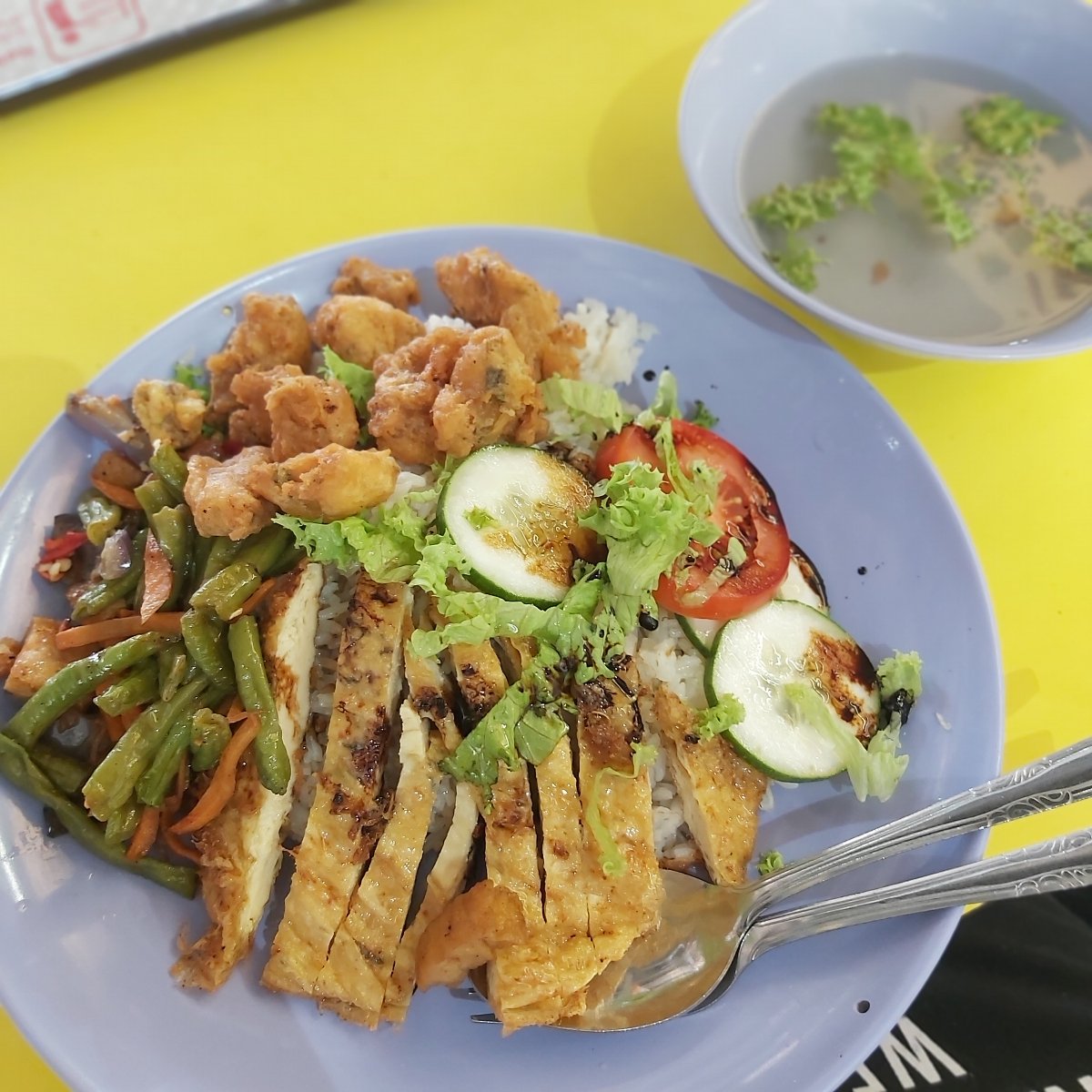 Chicken rice at Tang Leng Chay 東龍齋, Singapore - Vegan Dish Reviews ...