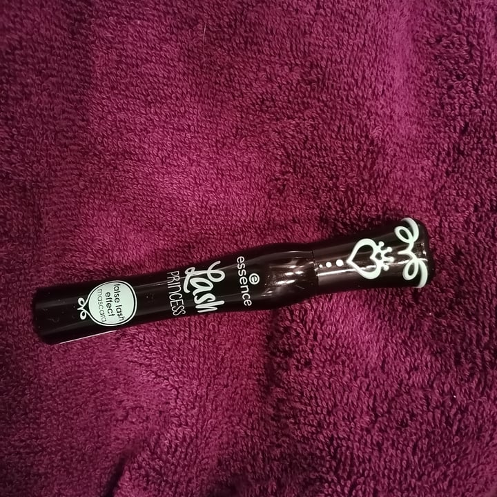 Essence Cosmetics Lash princess Review | abillion