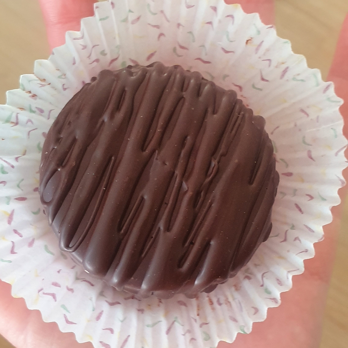 Alfajor de Chocolate Relleno de Sulce de Almendras from El karma vegano ...