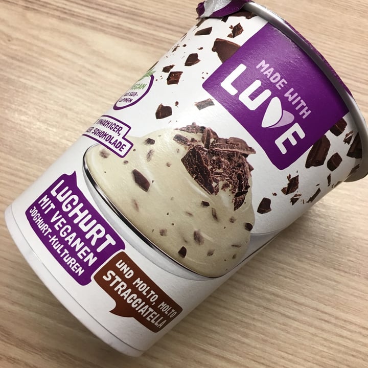 Made With Luve Stracciatella Lughurt Review | abillion