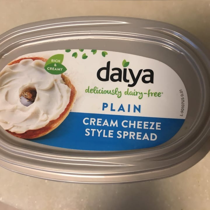 Daiya Plain Cream Cheeze Style Spread Review | abillion