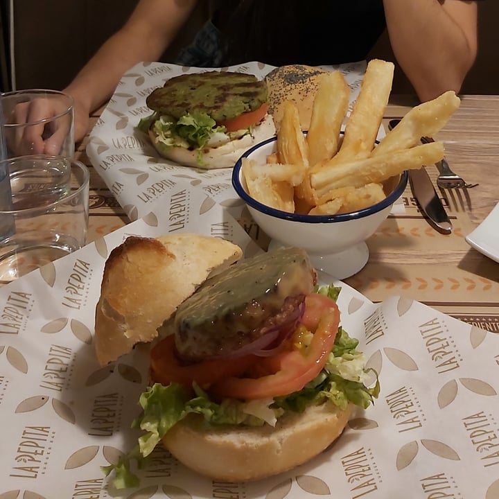 La Pepita Burger Bar - Lugo Lugo, Spain Vegan Burger Review | abillion
