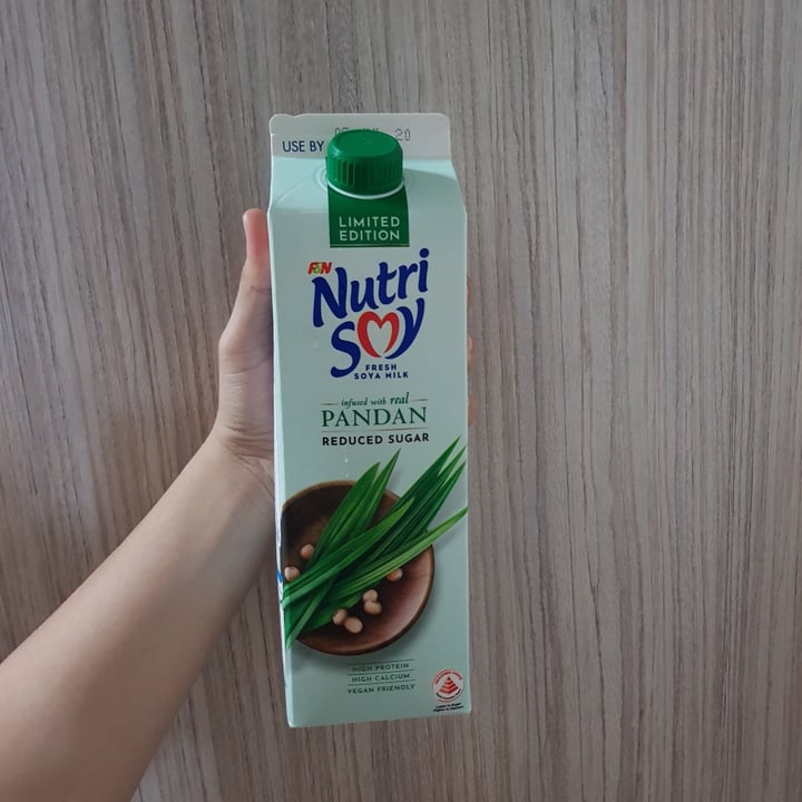 F&N Nutrisoy Pandan Flavoured Soy Milk Review | abillion