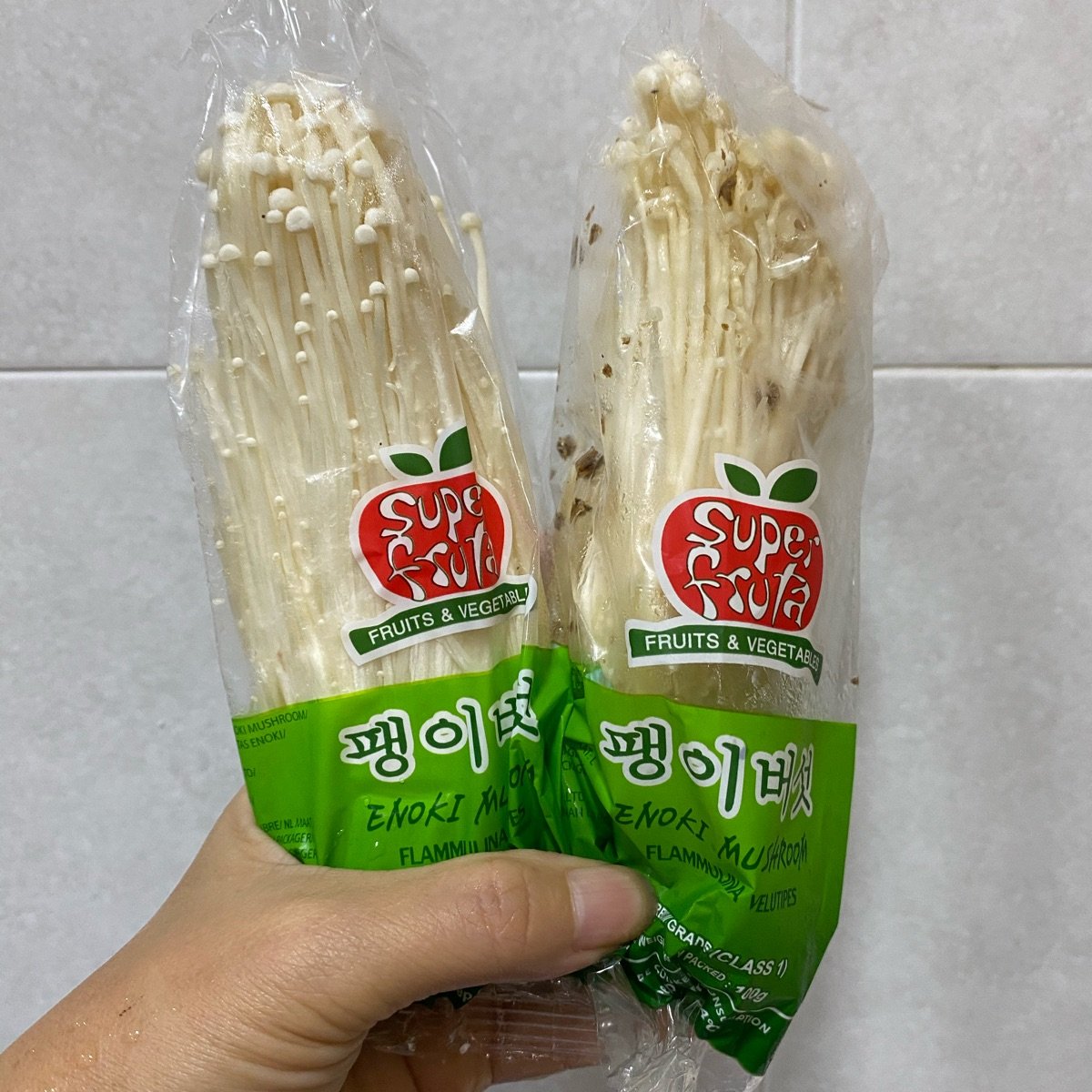 Enoki mushroom from Super fruta - Vegan Product Reviews & Ratings ...