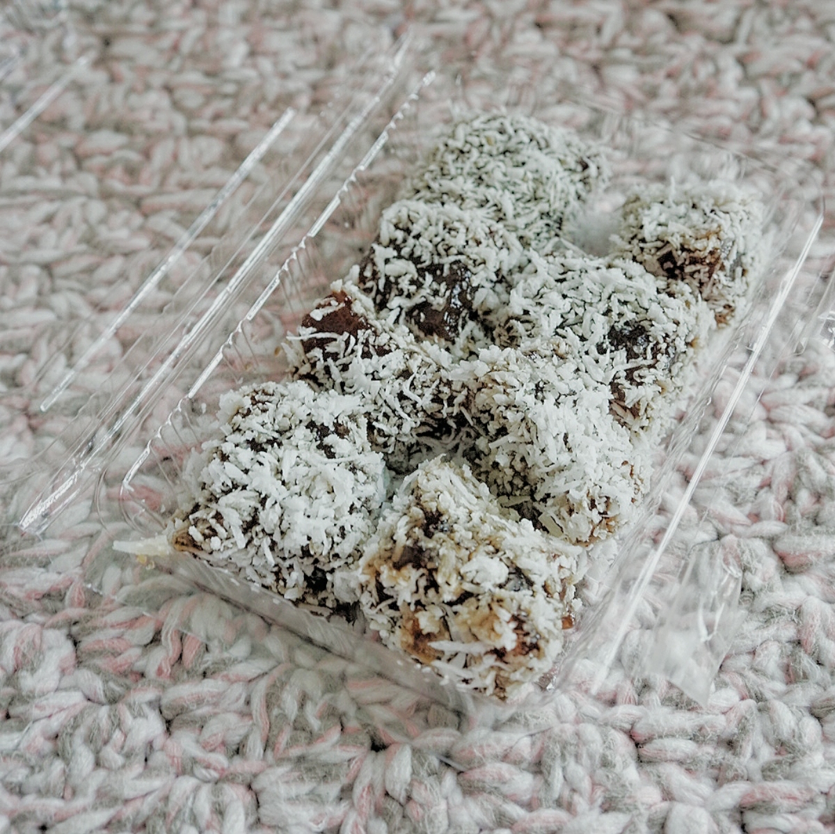 Gula Melaka Kueh Kosui at Kueh Ho Jiak Tanjong Pagar, Singapore - Vegan ...