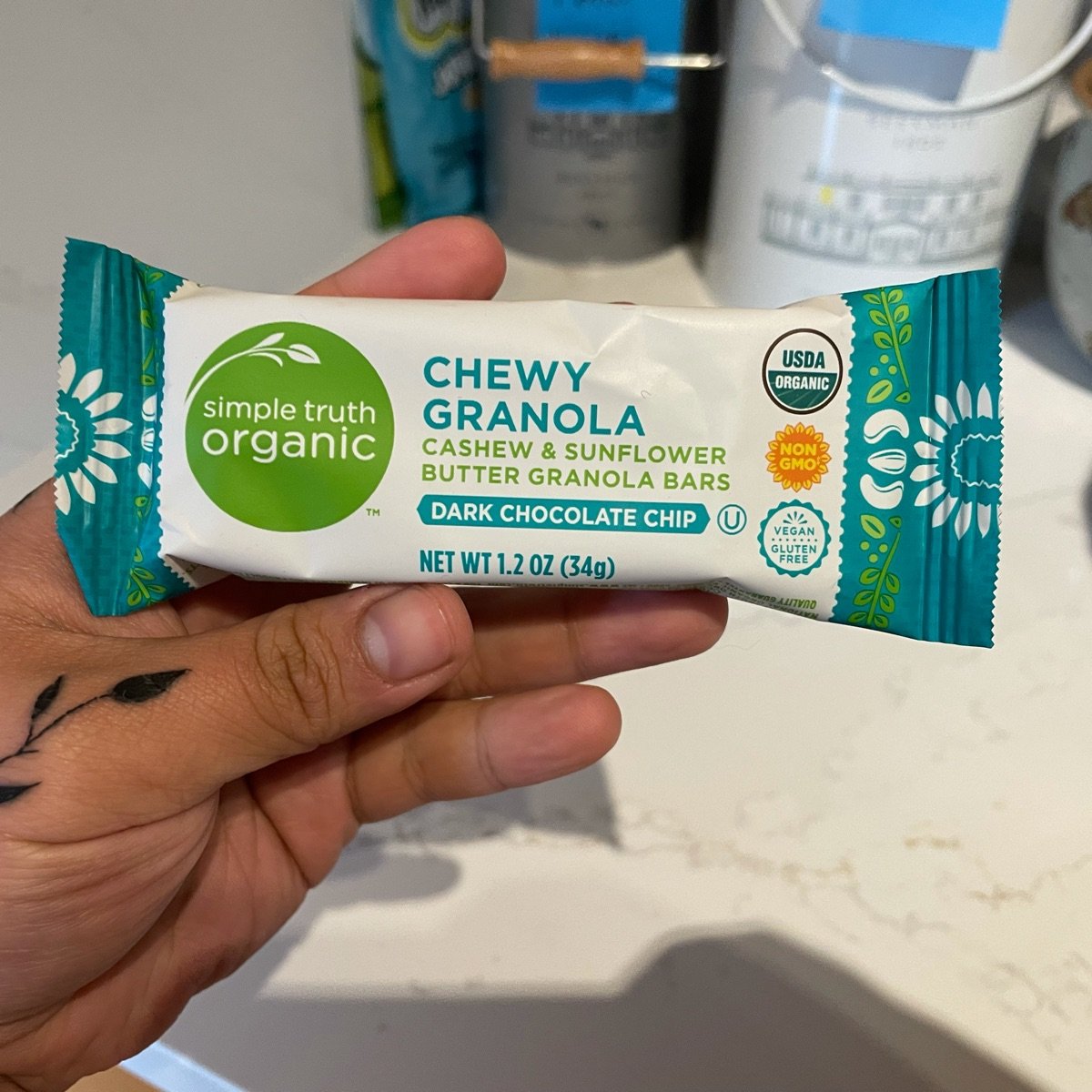 Chewy Granola bar-Dark chocolate Chip from Simple Truth - Vegan Product ...