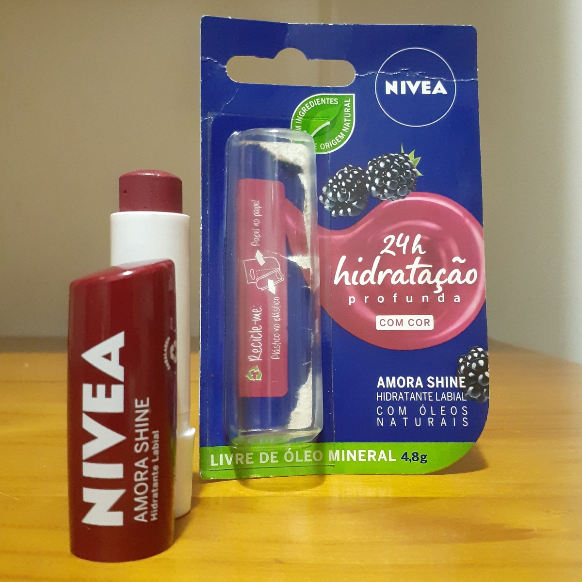 Hidratante Labial Amora Shine from Nivea - Vegan Product Reviews ...