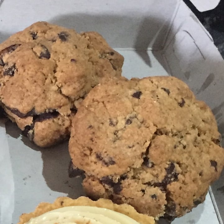 Dolce Bakery Cape Town, South Africa Chooey gooey cookie Review | abillion