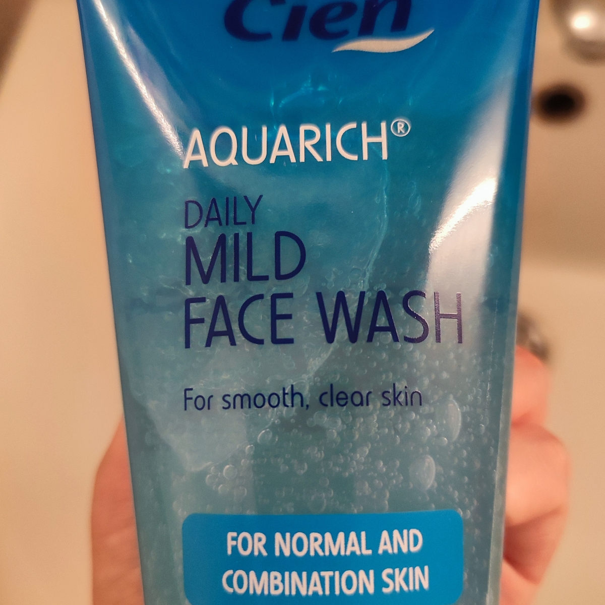 Cien - Gel limpiador facial suave aquarich Review | abillion