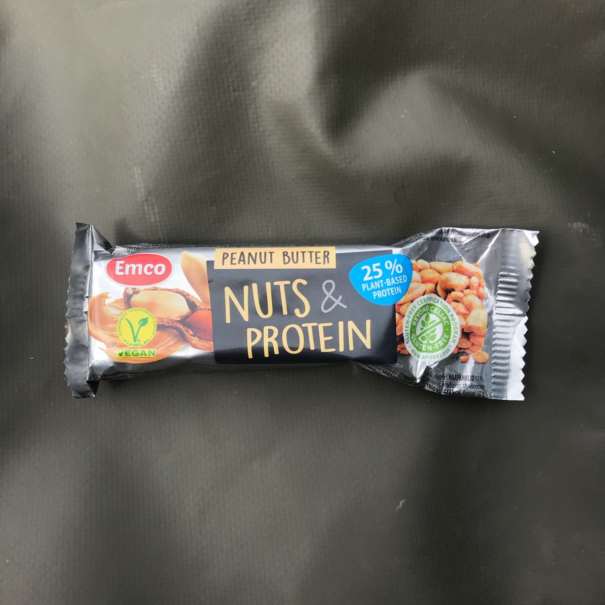 Nuts & Protein Bar With Peanut Butter from Emco - Vegan Product Reviews ...