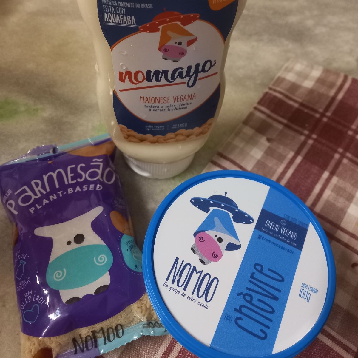 NOMOO Plant-Based Brasil Queijo Chèvre Reviews | abillion