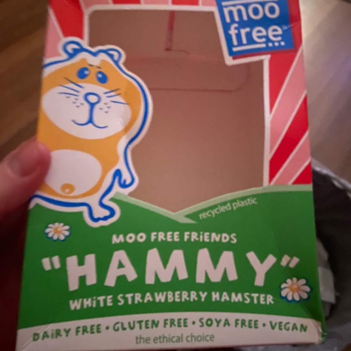 Hammy White Strawberry Hamster from Moo Free - Vegan Product Reviews ...