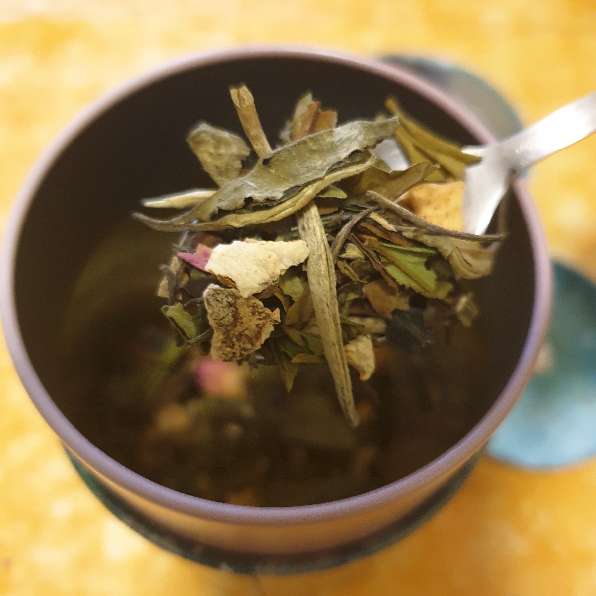 Aromatic white tea from Zisha - čajna hiša - Vegan Product Reviews ...