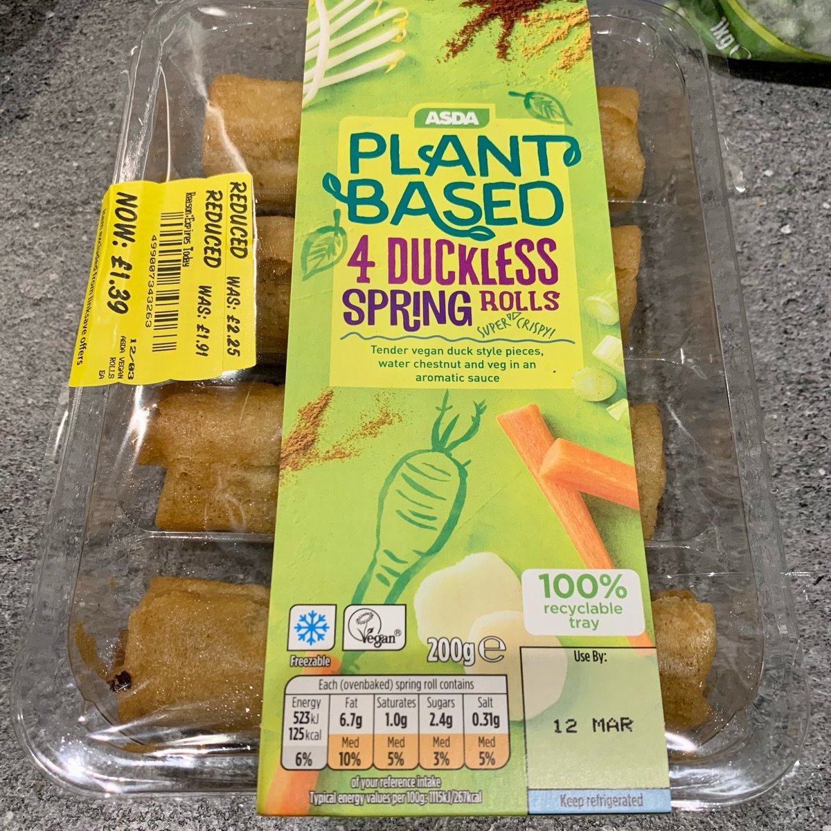 Duckless spring rolls from Asda Plant Based - Vegan Product Reviews ...