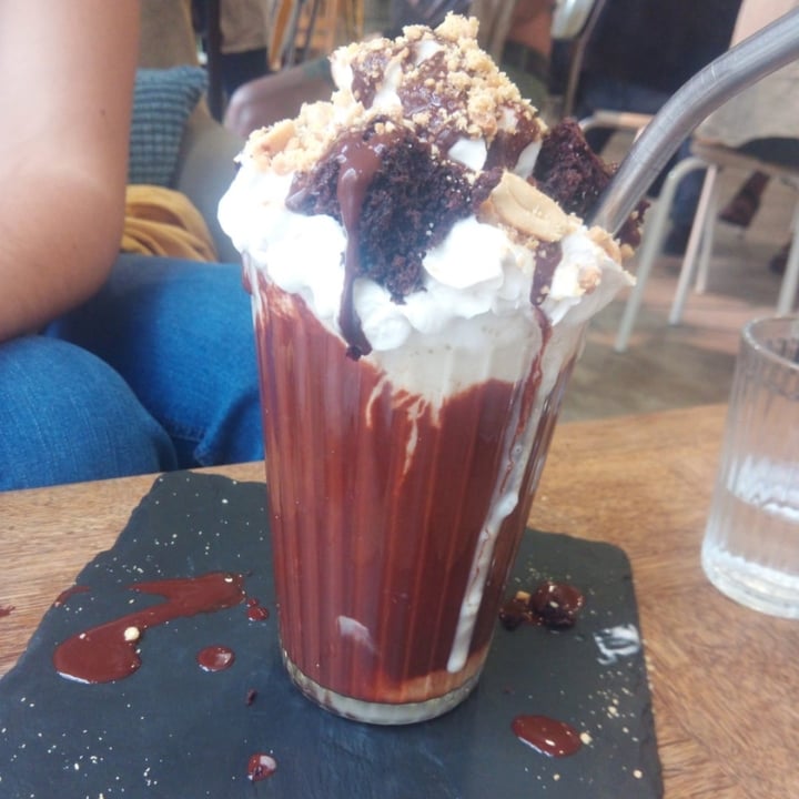 Aujourd'hui Demain Paris, France Ultimate Freakshake Review | abillion