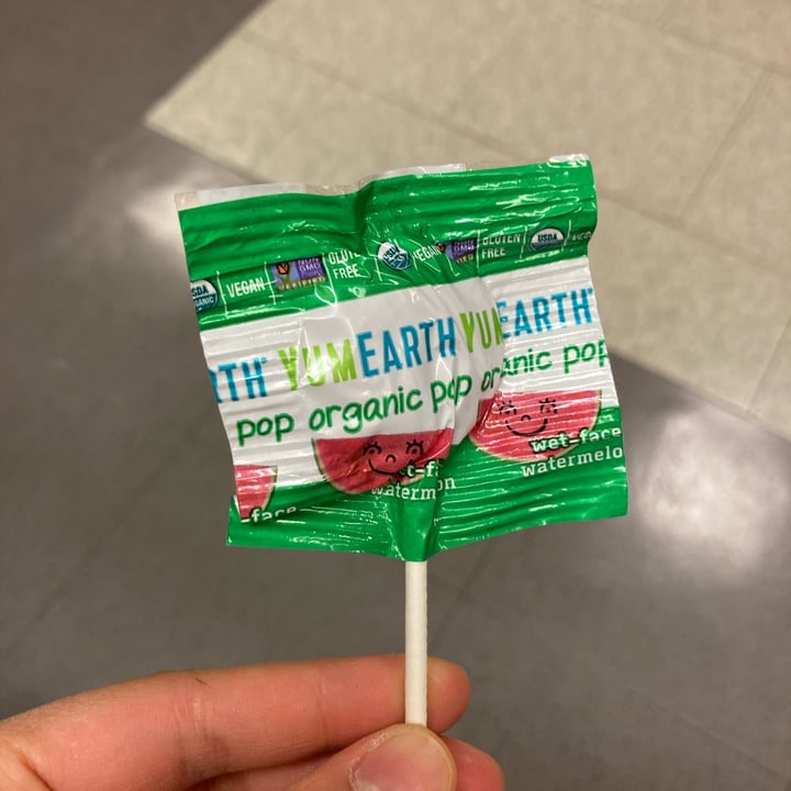 YumEarth Wet-face watermelon organic pop Review | abillion