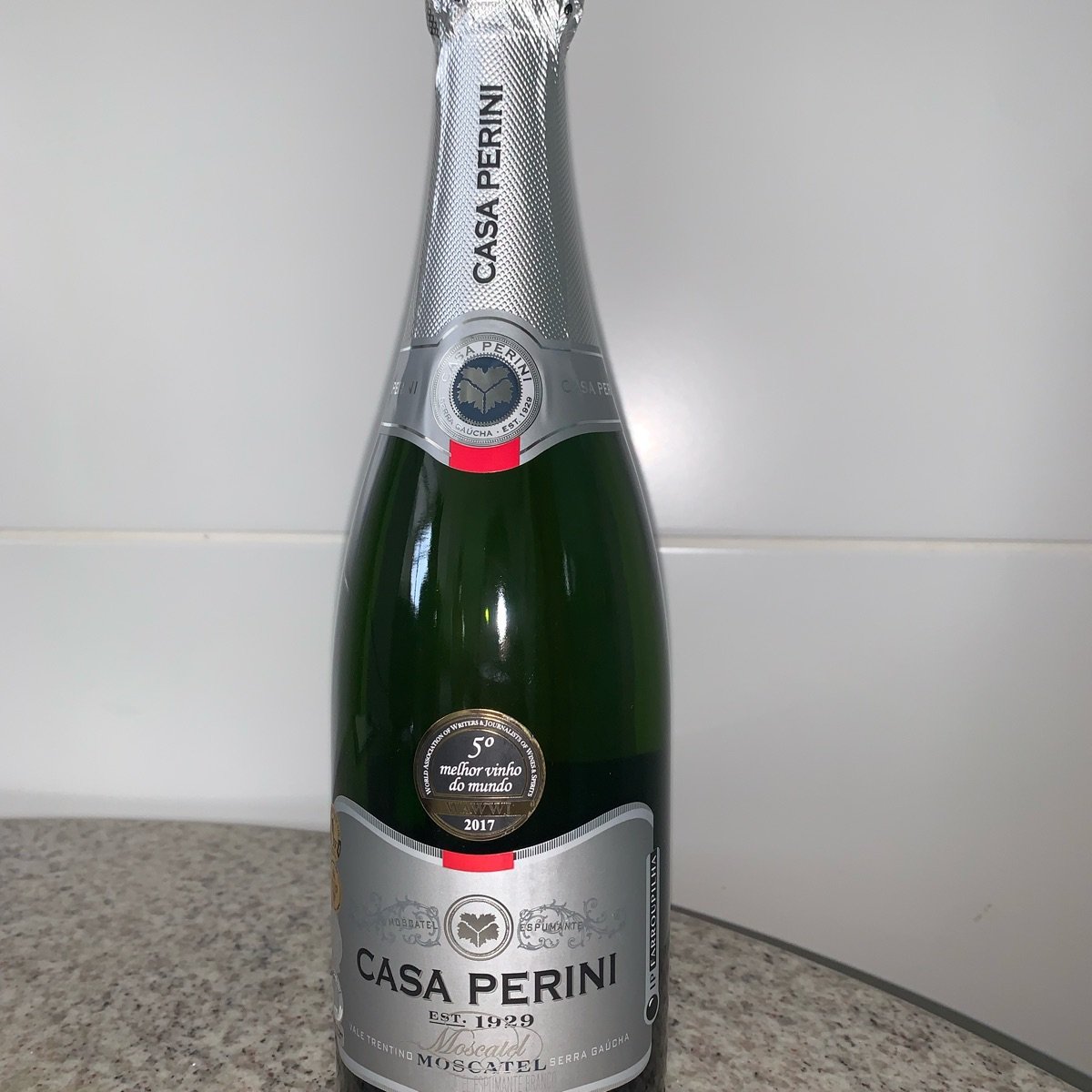Vinho espumante moscatel from Casa Perini - Vegan Product Reviews ...