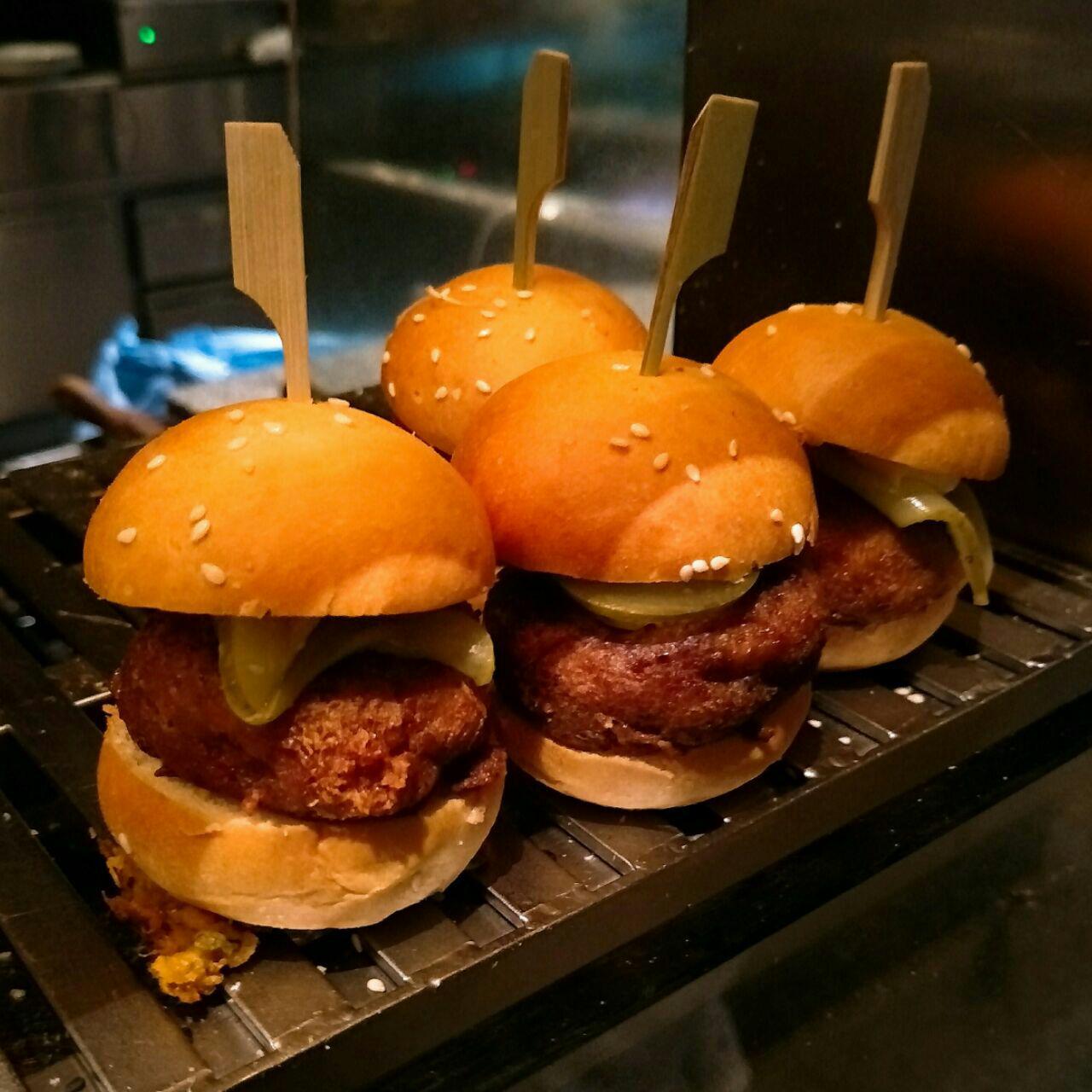 Beyond Meat Sliders at Oasis Restaurant, Singapore - Vegan Dish Reviews ...