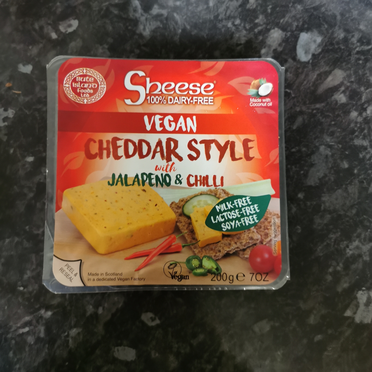 Cheddar Style with Jalapeño and Chilli from Bute Island Foods - Vegan ...