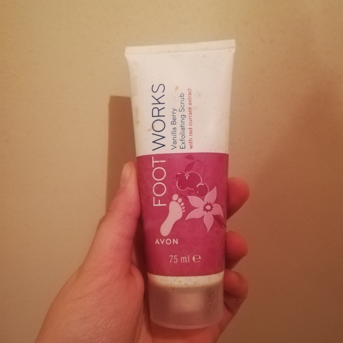 Vanilla berry exfoliating scrub at Avon - Review by @chiaravass | abillion