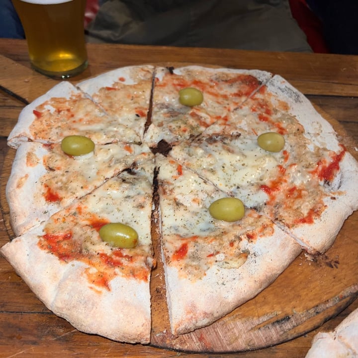 Las Artes Cervecería Cultural La Plata, Argentina Pizza Muzza Review ...