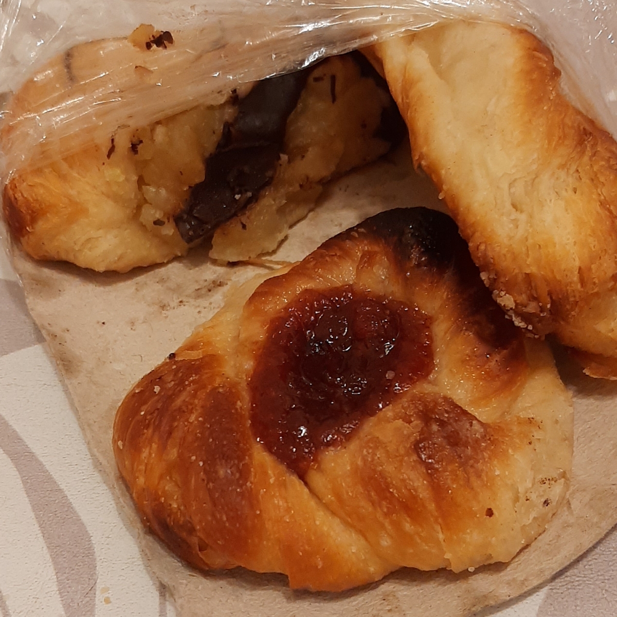 Factura con pastelera y membrillo from Panadería vegana - Vegan Product ...