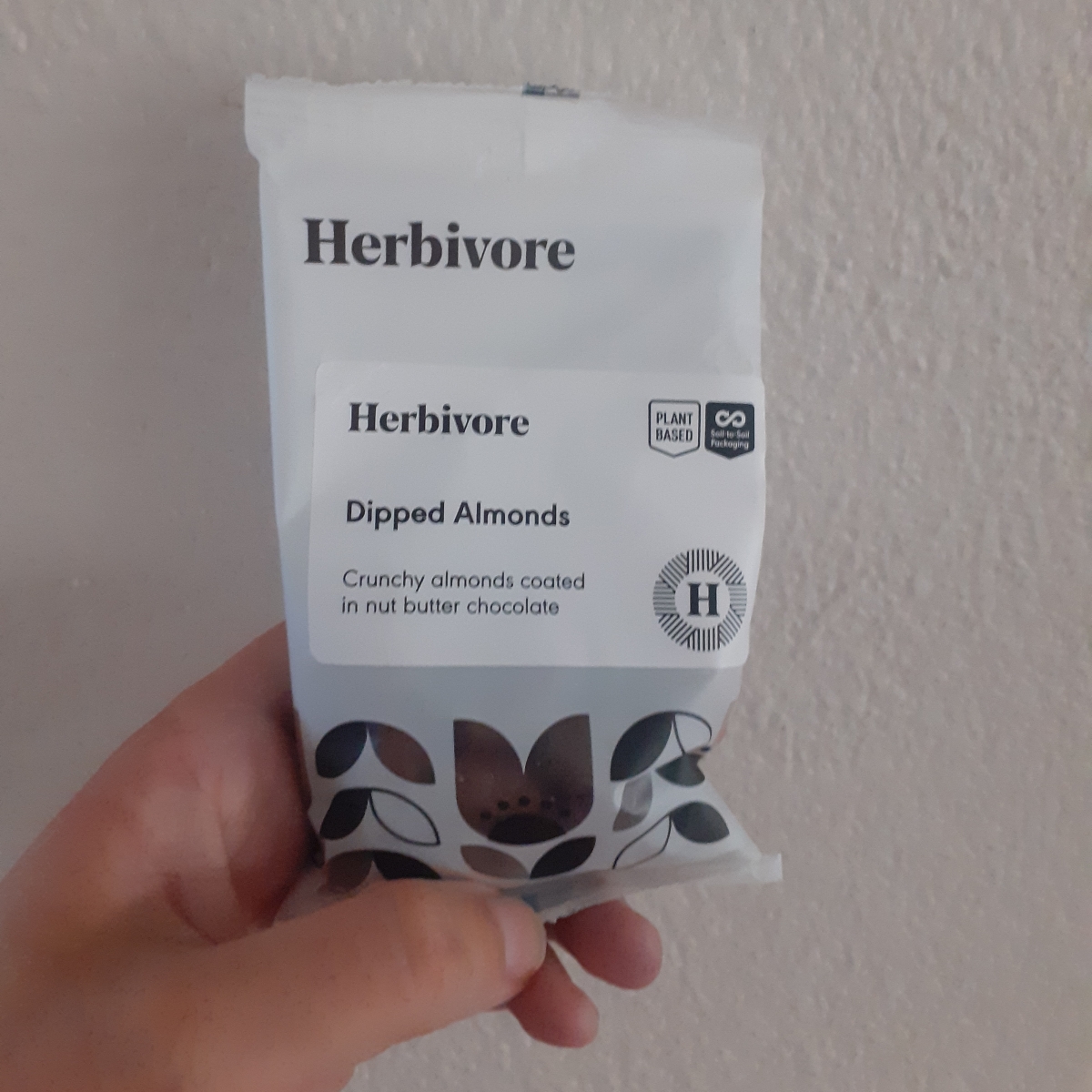 Dipped almonds from Herbivore - Vegan Product Reviews & Ratings | abillion