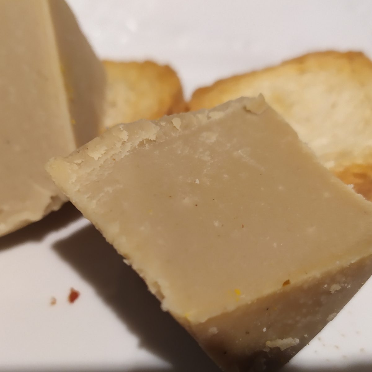 Queso curado de almendras y anacardos romanos from The Living Food ...
