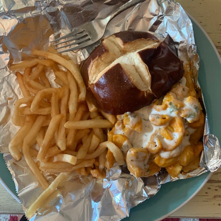 Trio Plant-based Calhoun Isles, Minneapolis, United States Mac Attack ...