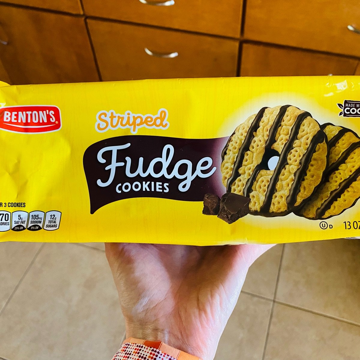 Fudge striped shortbread cookies from Benton’s - Vegan Product Reviews ...