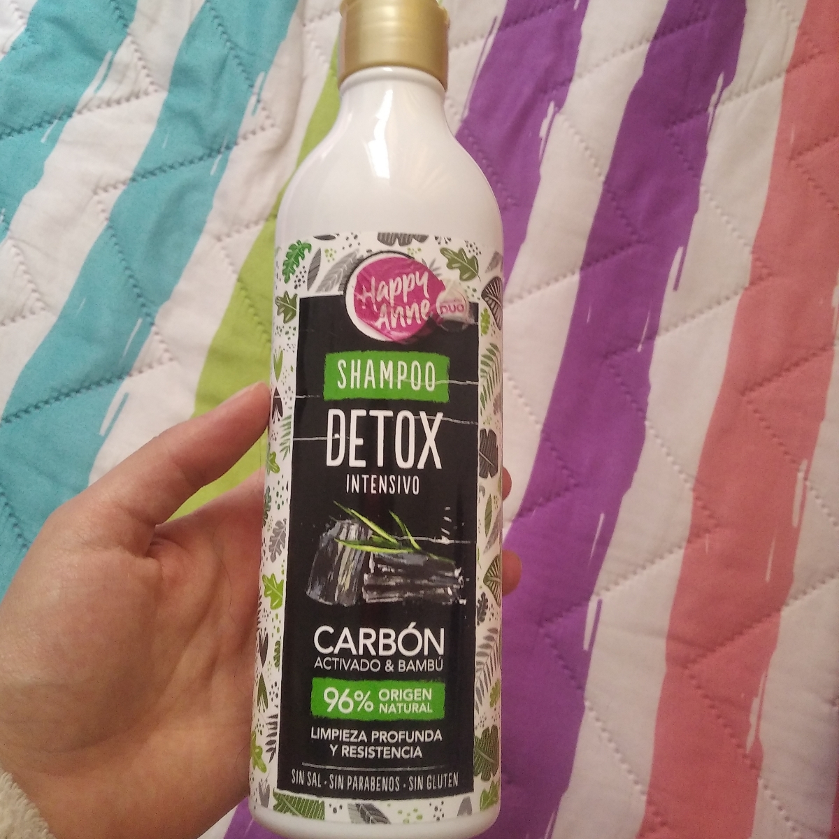 Shampoo De Carbón Activado from Happy Anne - Vegan Product Reviews ...