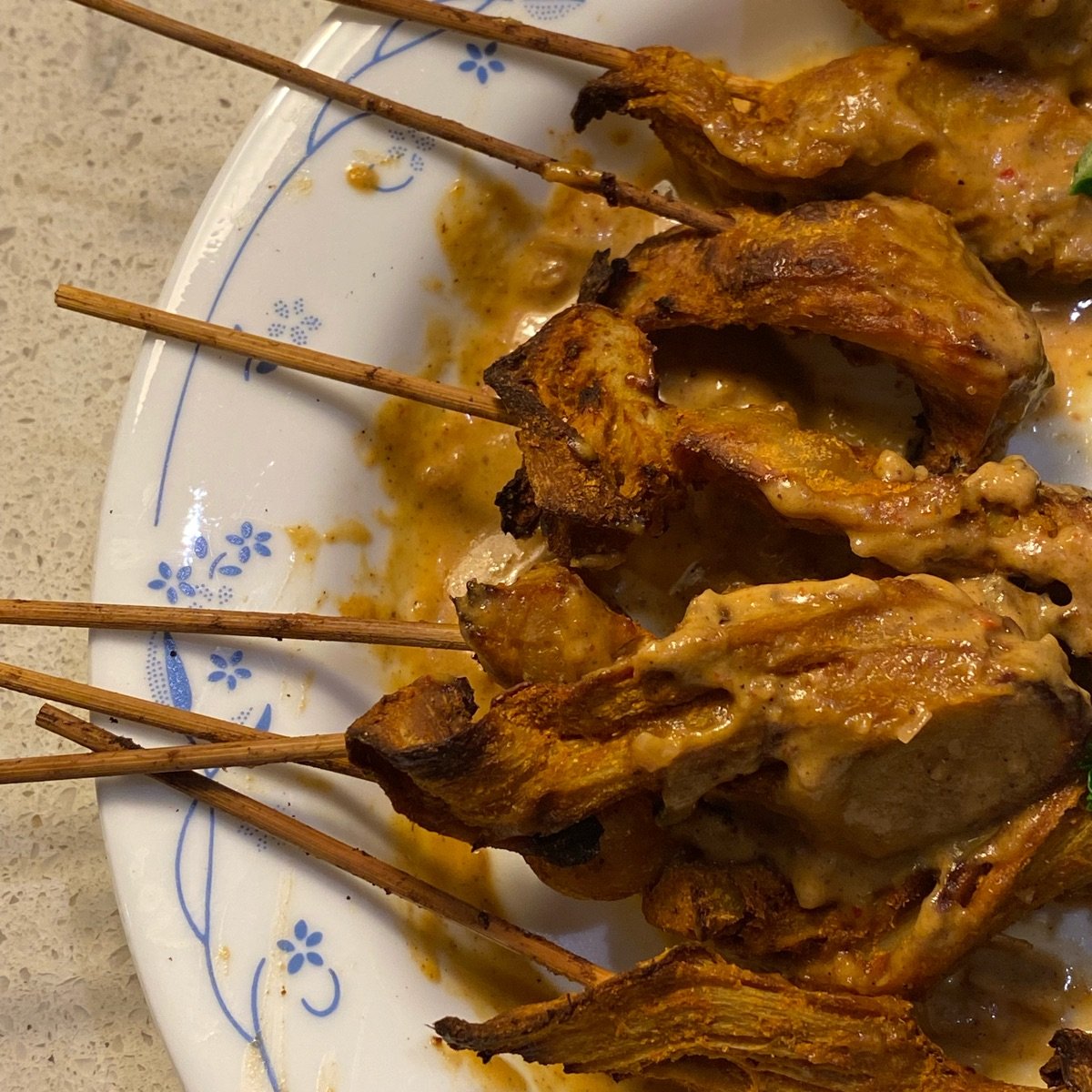 Plant-based Satay Sticks With Peanut Sauce from Pam pam - Vegan Product ...