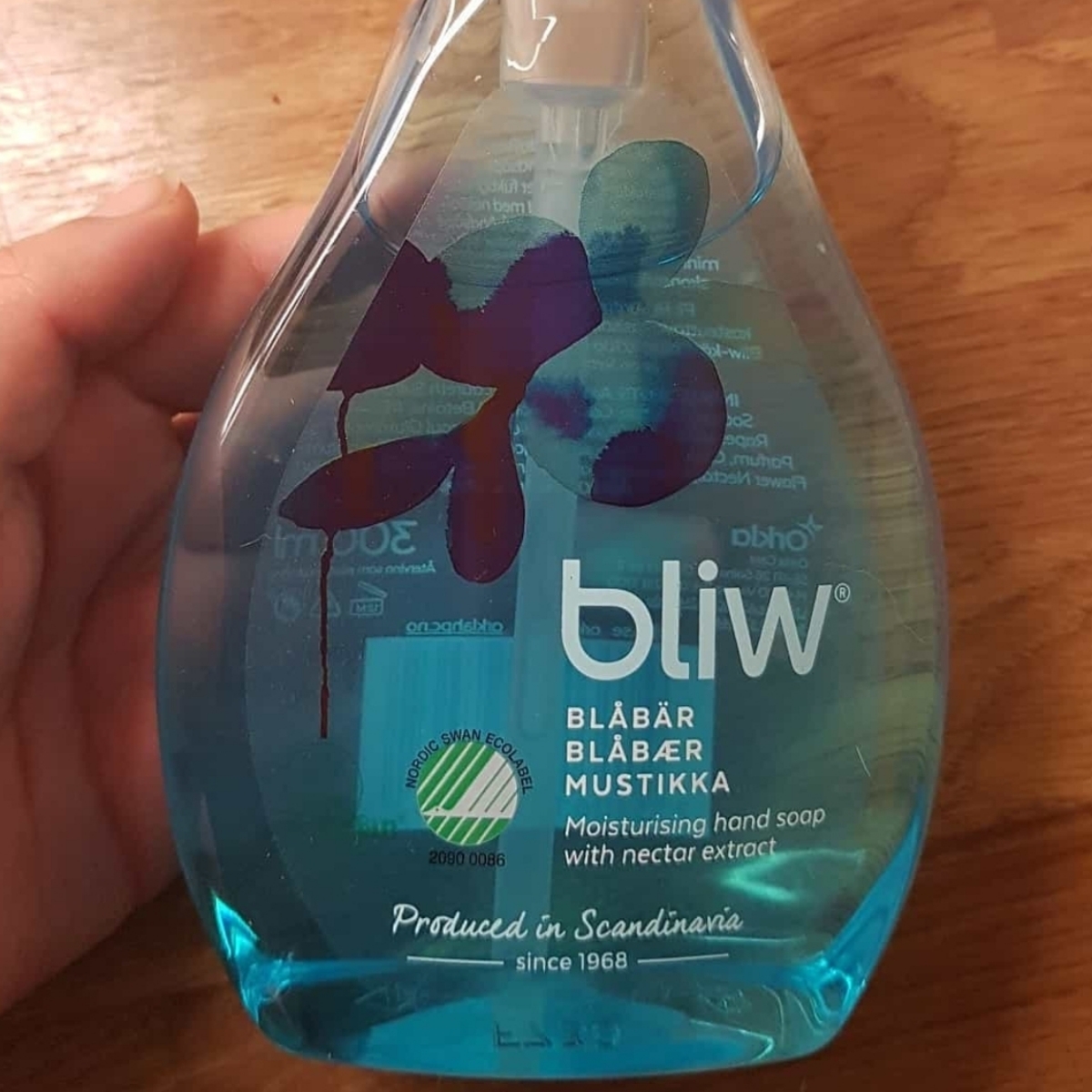 Blueberry hand soap at Bliw - Review by @enkelvegan | abillion