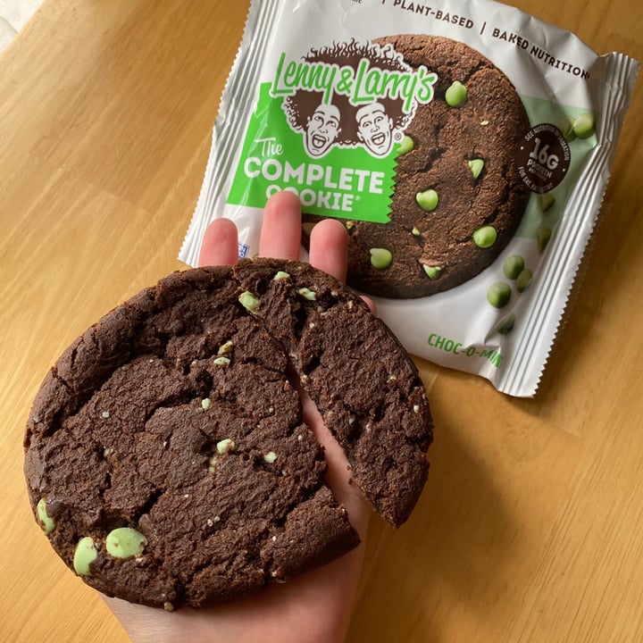 Lenny & Larry’s Choc-O-Mint Complete Cookie Review | abillion