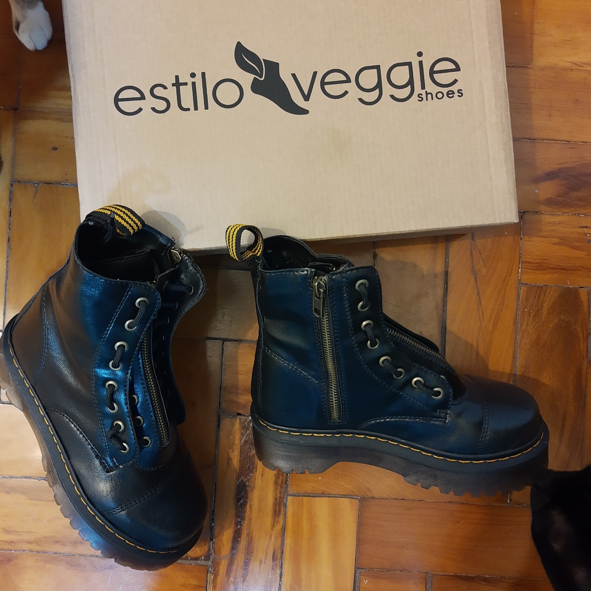 Coturno Tratorado Lizzy Veggie Preto from Estilo Veggie Shoes - Vegan Product Reviews & Ratings ...