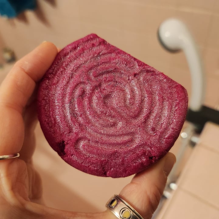 LUSH Fresh Handmade Cosmetics Labyrinth Bubble Bar Review | abillion